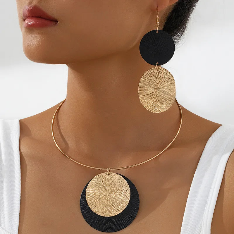 BLACK & GOLD MULTICOLOR DISK NECKLACE – The Bling Castle