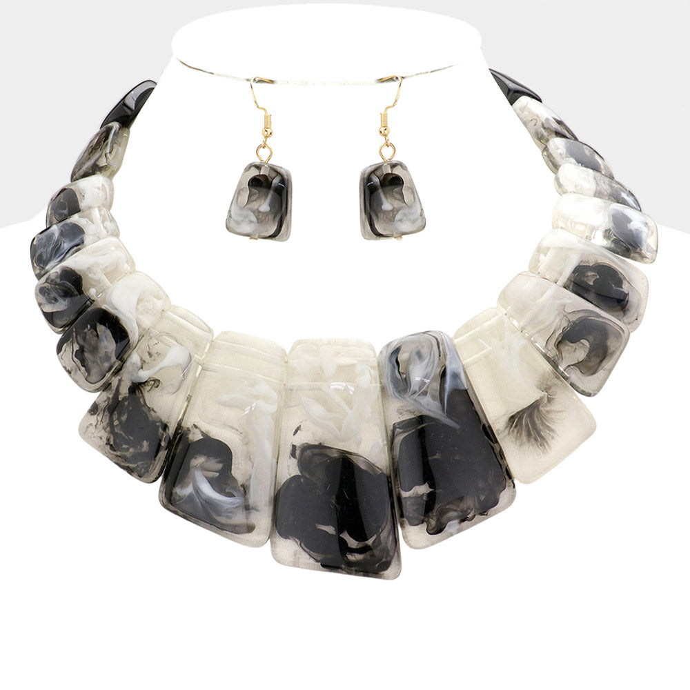 BLACK, WHITE ACETATED MARBLE PRINTED PEBBLE NECKLACE – The Bling Castle